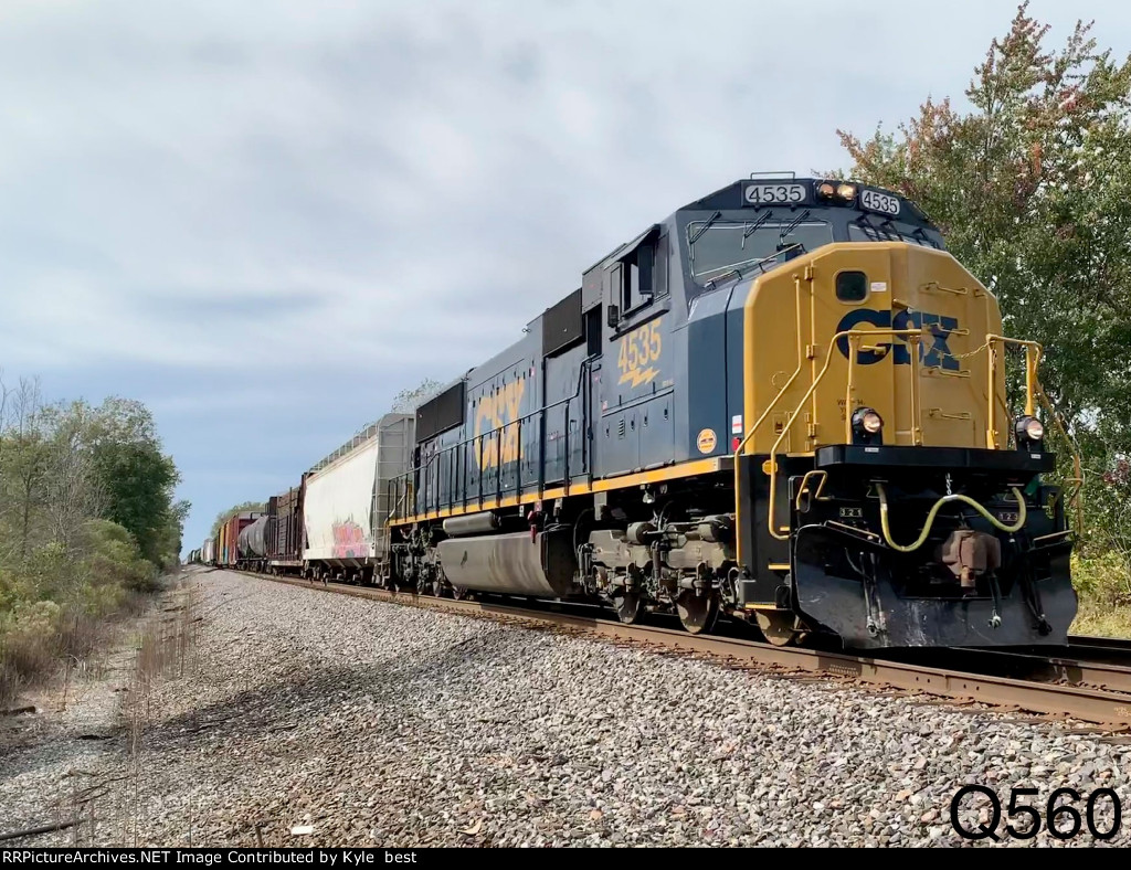 CSX 4535 on Q560